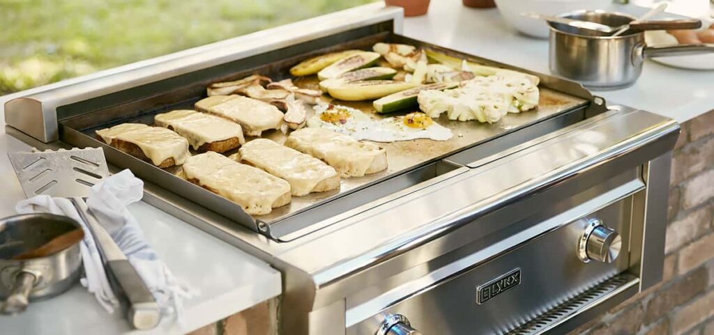 Why Outdoor Griddle Cooking Is Changing the Game for Foodies | Outeriors