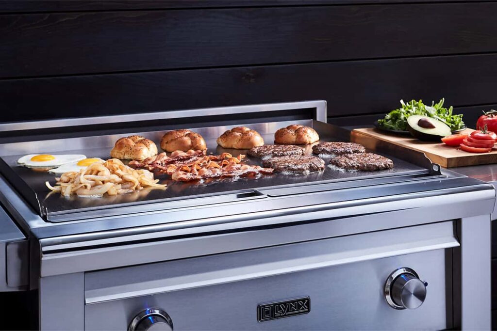 Why Outdoor Griddle Cooking Is Changing the Game for Foodies | Outeriors