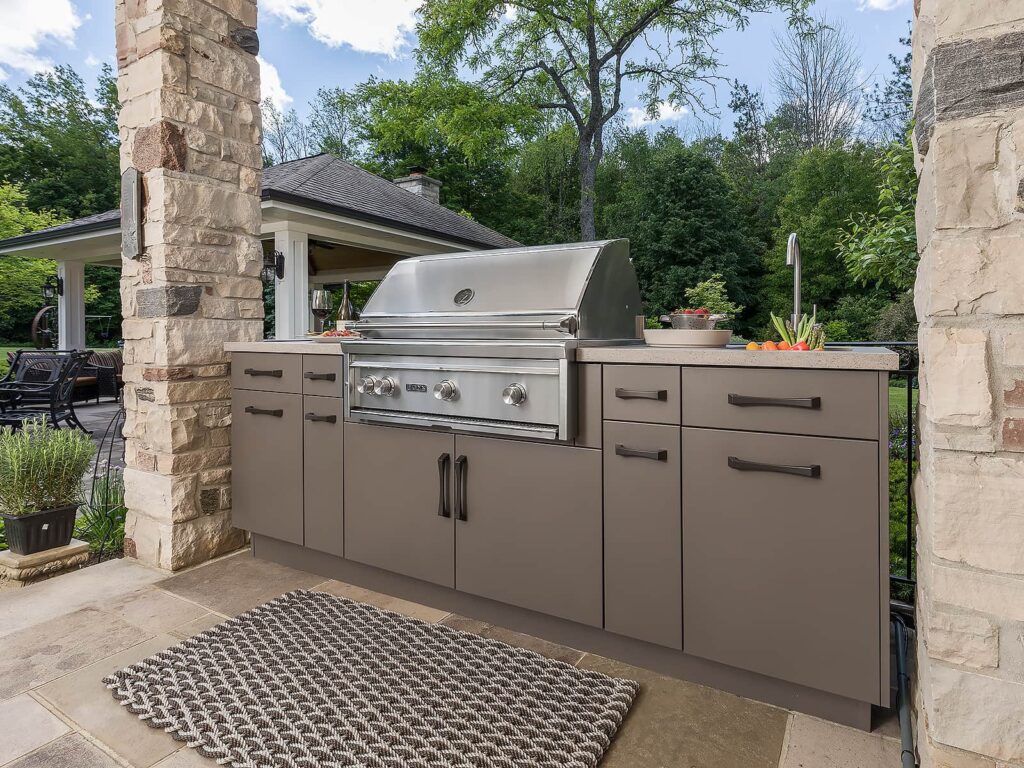 Outdoor Kitchen Basics: A Beginner’s Planning Guide | Outeriors