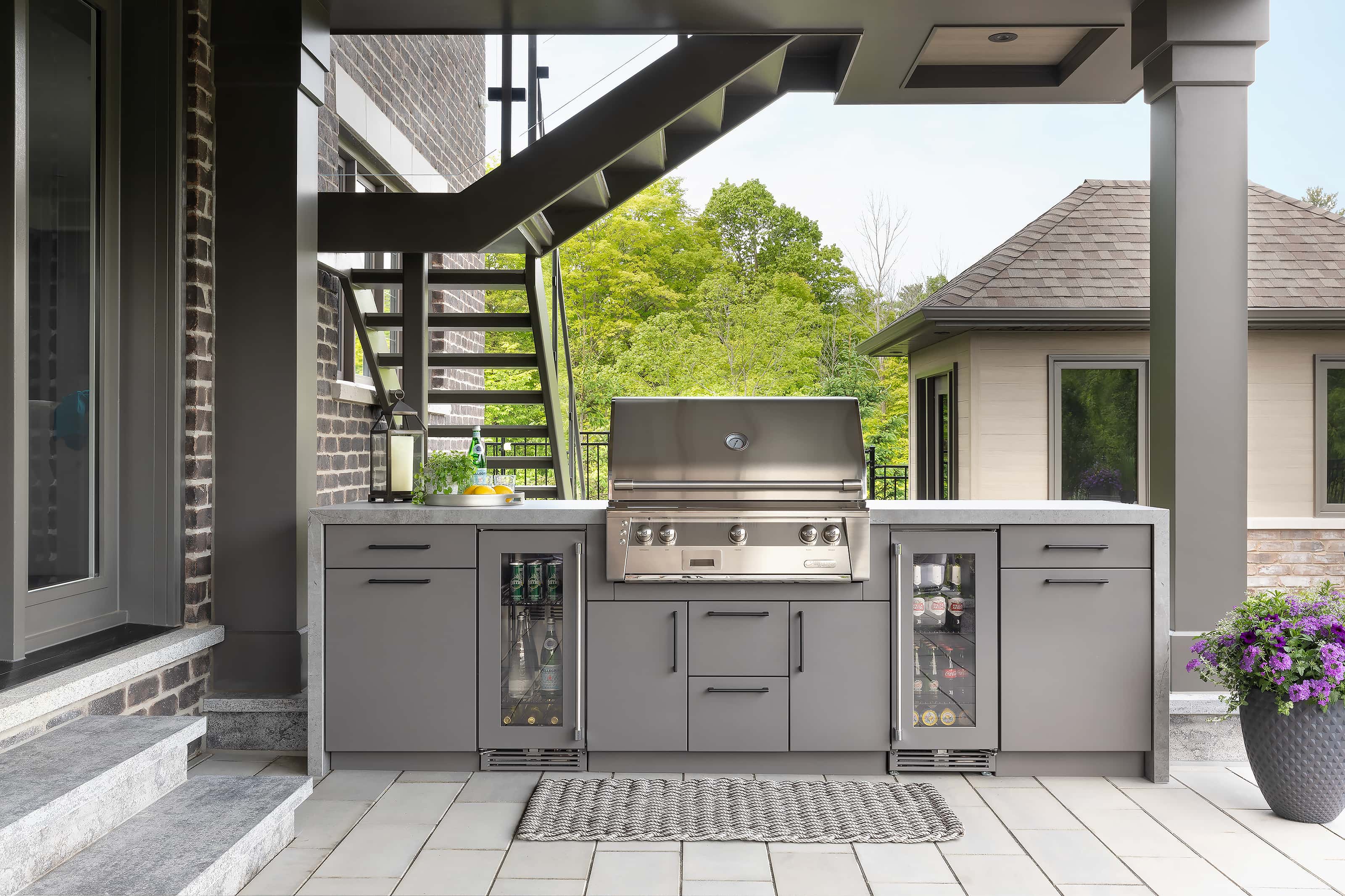 Serenity by the Pool | Outdoor Kitchen Inspiration